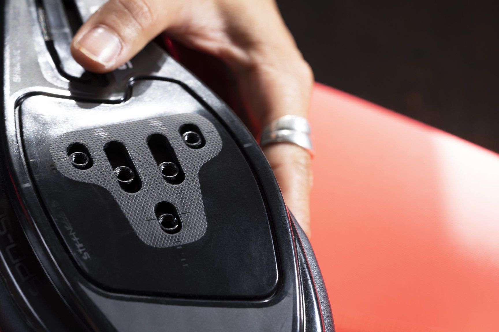 Shimano Indoor Cycling | How to install SPD-SL / 3-hole cleats